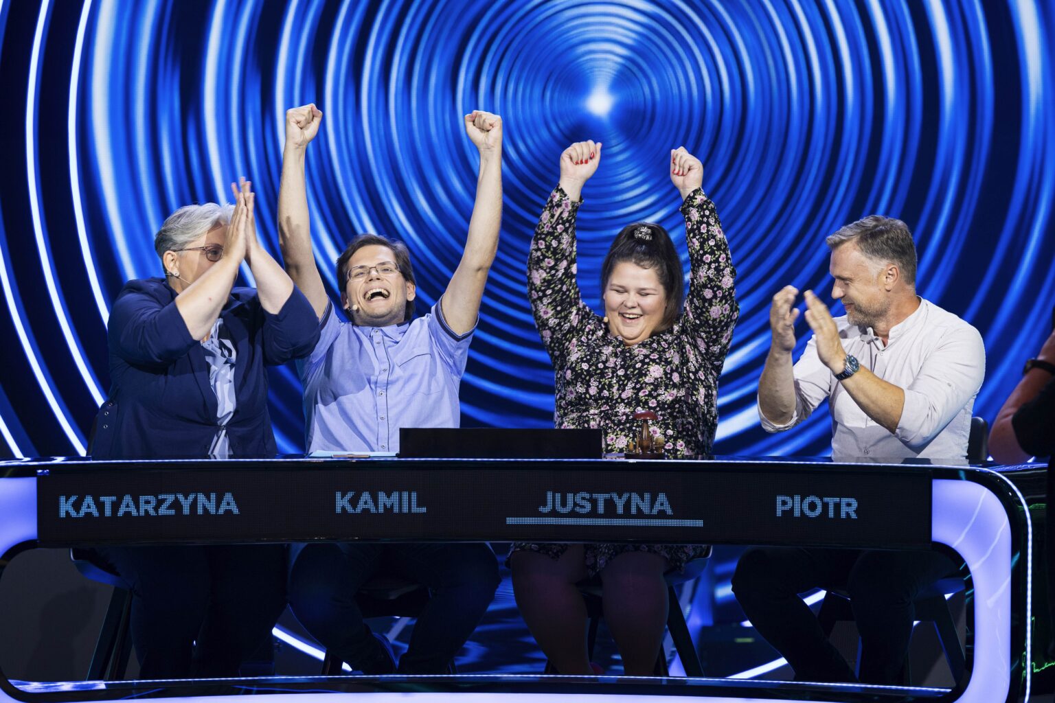 "Awantura o kasę" ponownie w Polsacie to jego zasługa. Wywiad z Piotrem Żakiem - tvpolsat.info